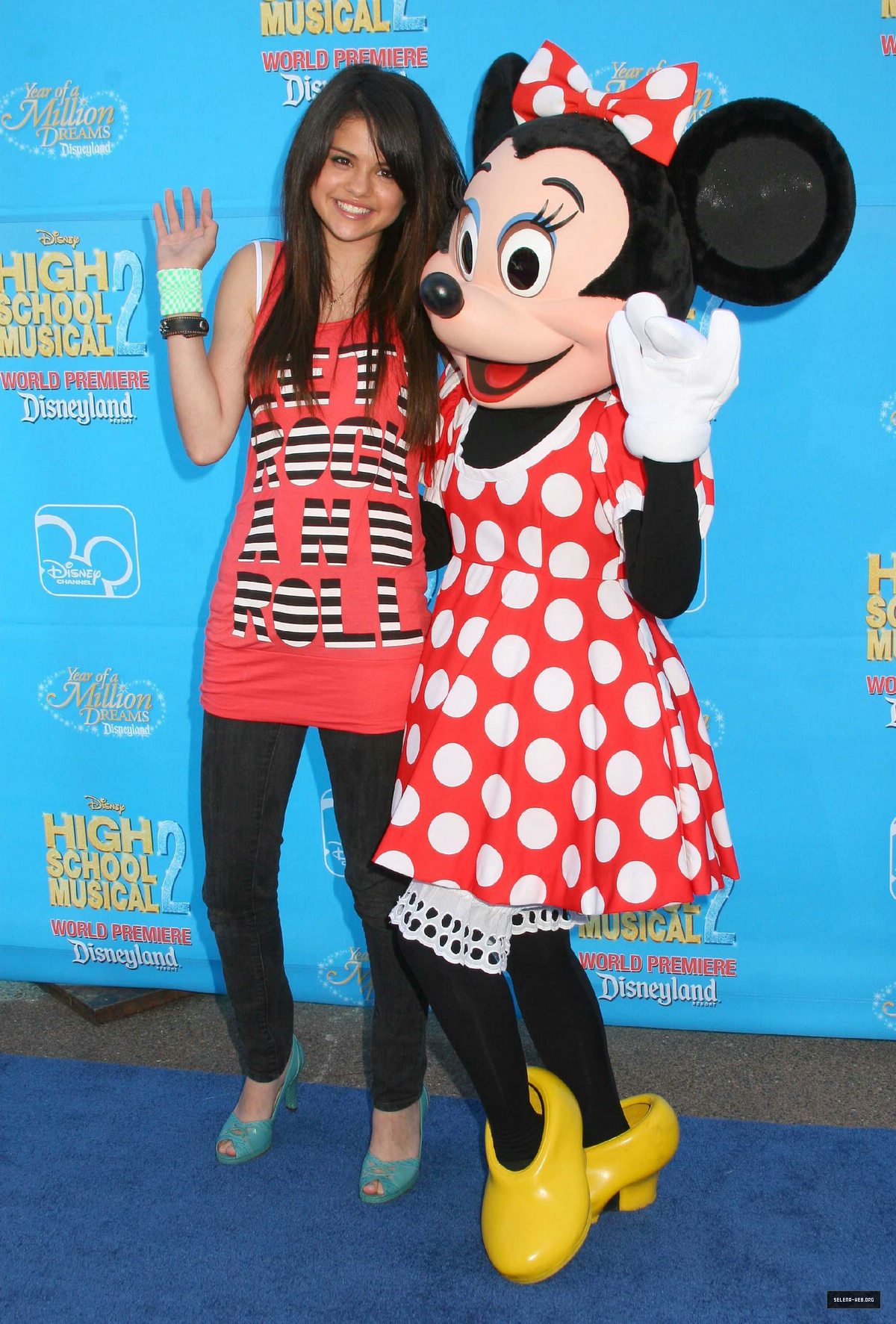 Selena Gomez Pictures: The most up-to-date pictures for Selena Gomez ...