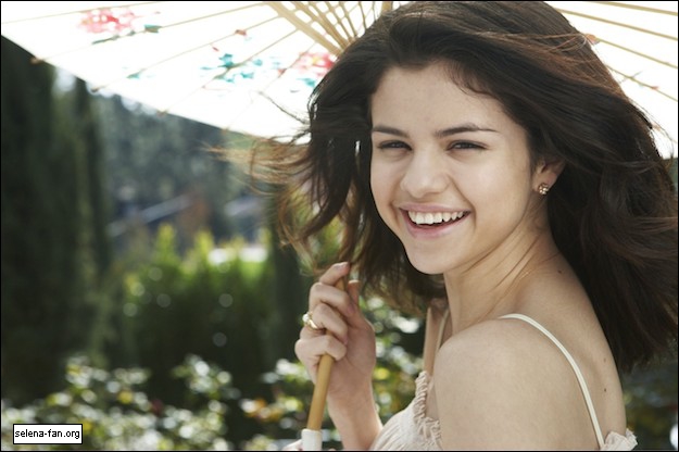 Selena Gomez Pictures: The most up-to-date pictures for Selena Gomez ...