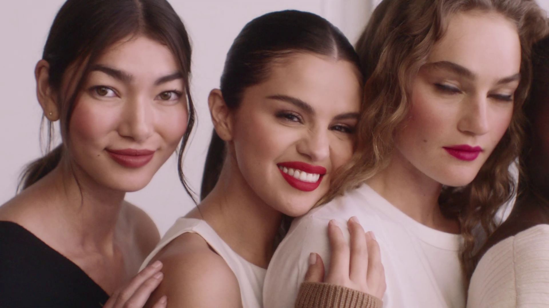 Selena Gomez Pictures: The most up-to-date pictures for Selena Gomez ...